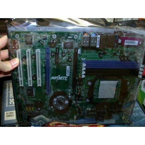 ASCII.jp：DFI“INFINITY”シリーズからSocket AM2対応のマザーが2モデル