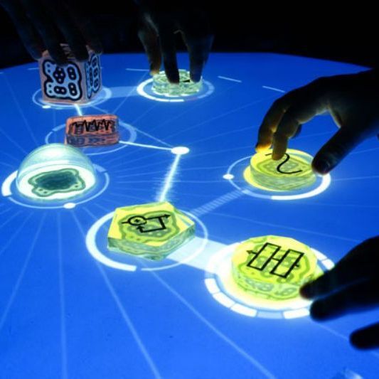 ASCII.jp：ビョークも使った新感覚楽器「reacTable」に触れろ (1/5)