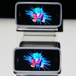 シートを貼るだけでiPhoneで裸眼3D表示できる「Pic3D-II」が登場 | mobileASCII