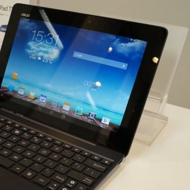 ASCII.jp：ASUS、iPadより高解像度で軽い10型IGZOタブレット