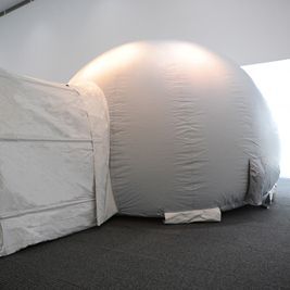 ASCII.jp：竹中工務店、設置が容易なVRドーム「visiMax Mobile」を開発