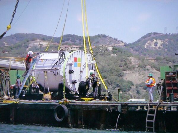 ASCII.jp：海底データセンター「Project Natick」 - マイクロソフトが挑む次世代プロジェクト (1/2)