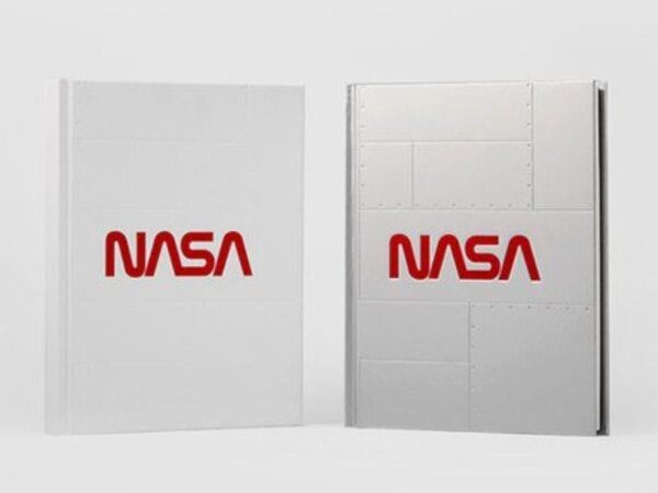 AstroReality、天体やスペースシャトルの歴史を楽しめるARノートを発売 - 週刊アスキー