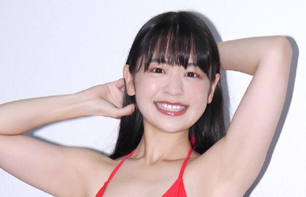 ASCII.jp： 「うれしくて仕方なかった」 笑顔が可愛すぎる磯部優花、念願の1st DVDリリース！ (1/2)