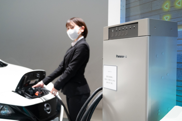 ASCII.jp：パナソニック、V2H参入 EV＋蓄電池で4日分のバックアップ可能