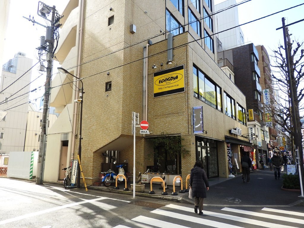 ASCII.jp：末広町にある三菱UFJ銀行ATMコーナーがECHIGOYAの下に移転予定