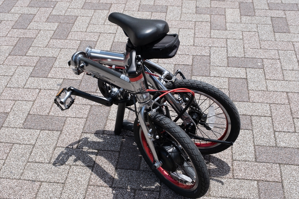 輪行も簡単な軽量e-bike「TRANS MOBILLY NEXT163-S」なら気軽にさらに遠くへ行ける！ - 週刊アスキー
