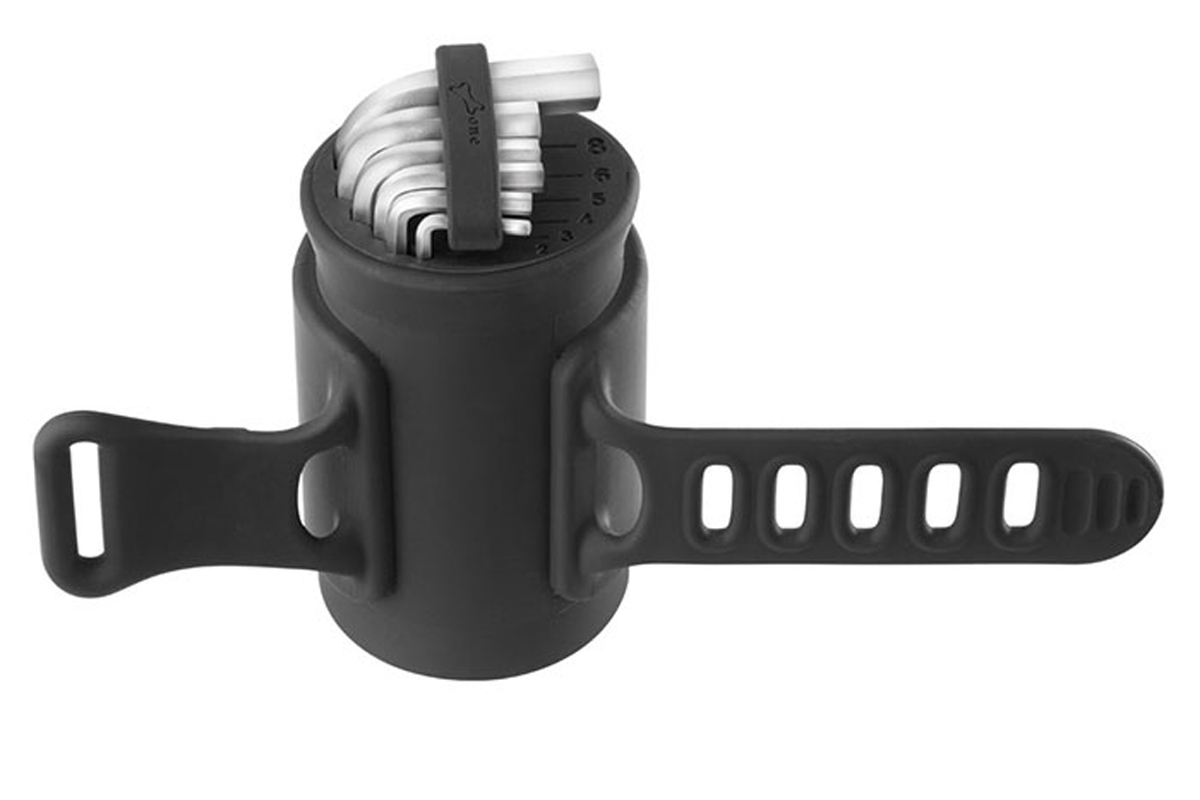 ASCII.jp：コンパクトなのに各種工具＋空気入れも備えた14 in 1自転車用ツールセット「Bone Bike Portable Tool Kit」