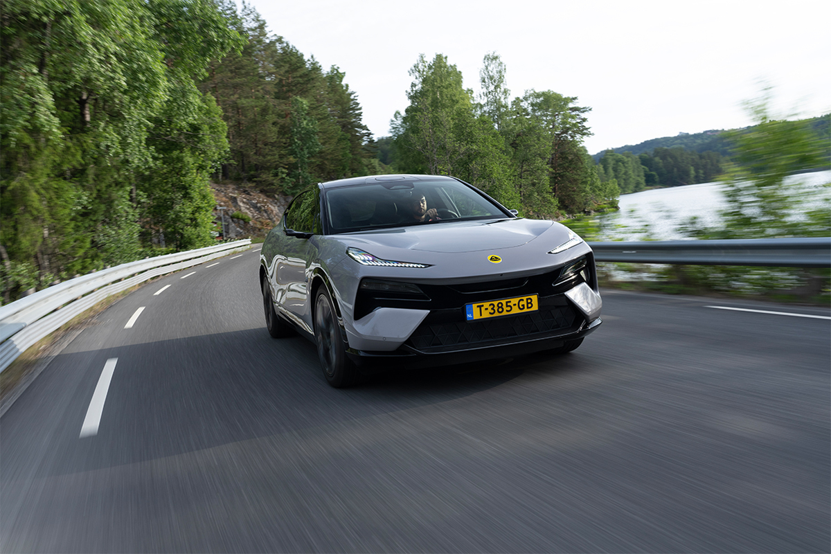 ASCII.jp：ロータス 「エレトレ（ELETRE）」は初のEV＆4WD＆SUV！ 上位モデルは900馬力以上！ (1/2)