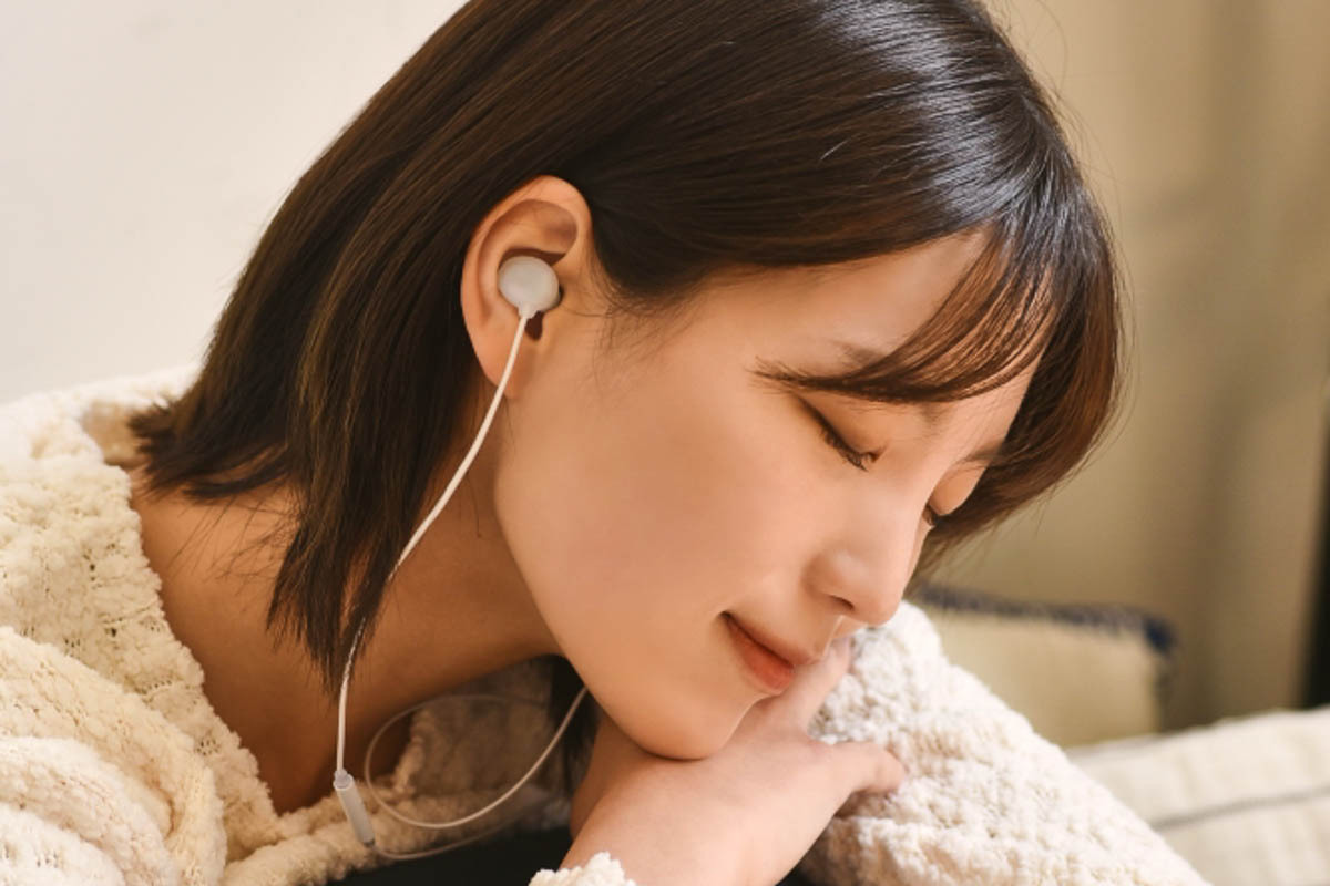 ASCII.jp：ASMRに向いたAZLAの“寝ホン”「ASE-500 ASMR」発売