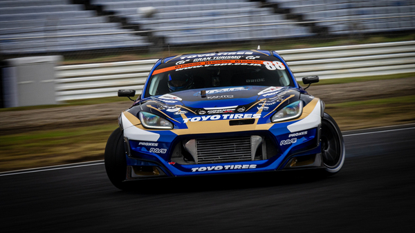 D1GPの九州大会はTOYO TIRESの川畑選手がマシンを壊しながらも2位獲得！ - 週刊アスキー