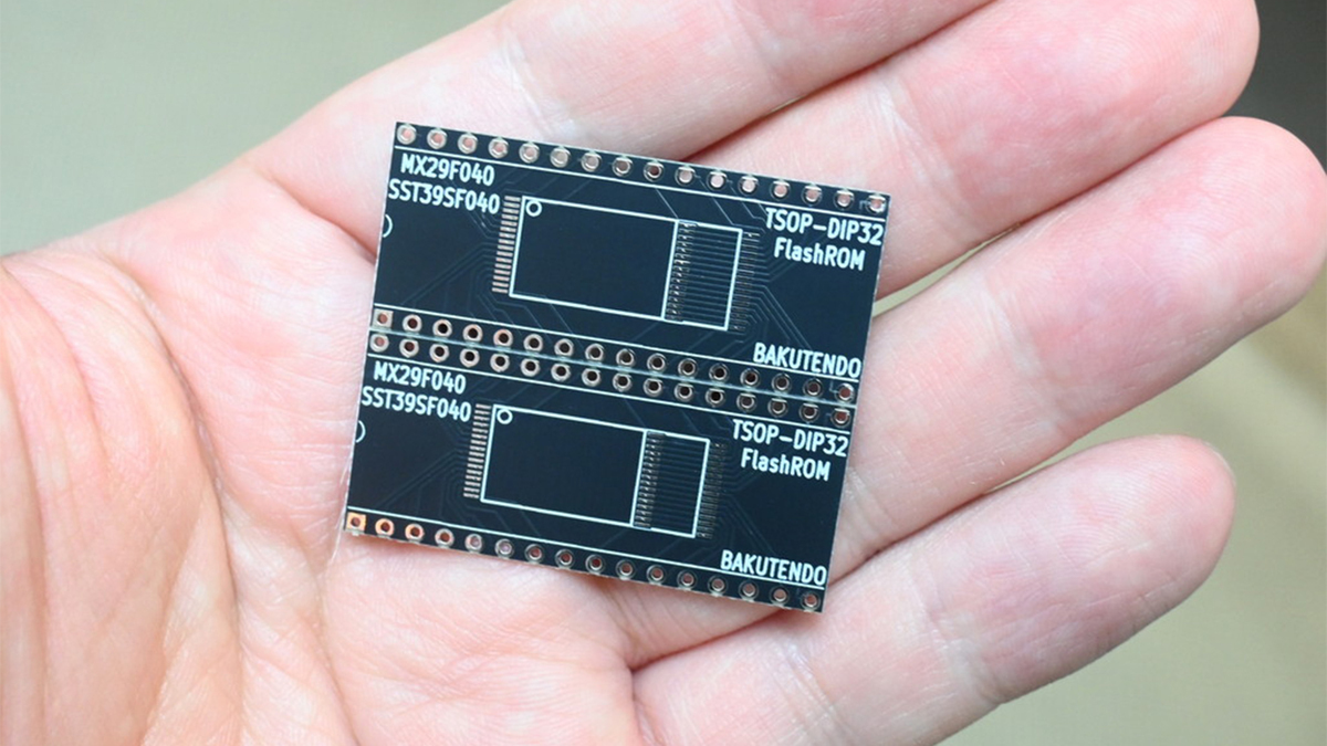 ASCII.jp：TSOP32ピンのFlash ROMを変換、DIP32ピンで使えるようにする変換基板