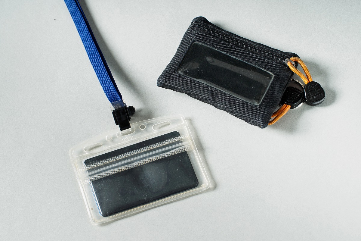 ASCII.jp：【2個セットで安い！】カード型忘れ物タグがたくさんあるといろいろ守れるよ (1/4)