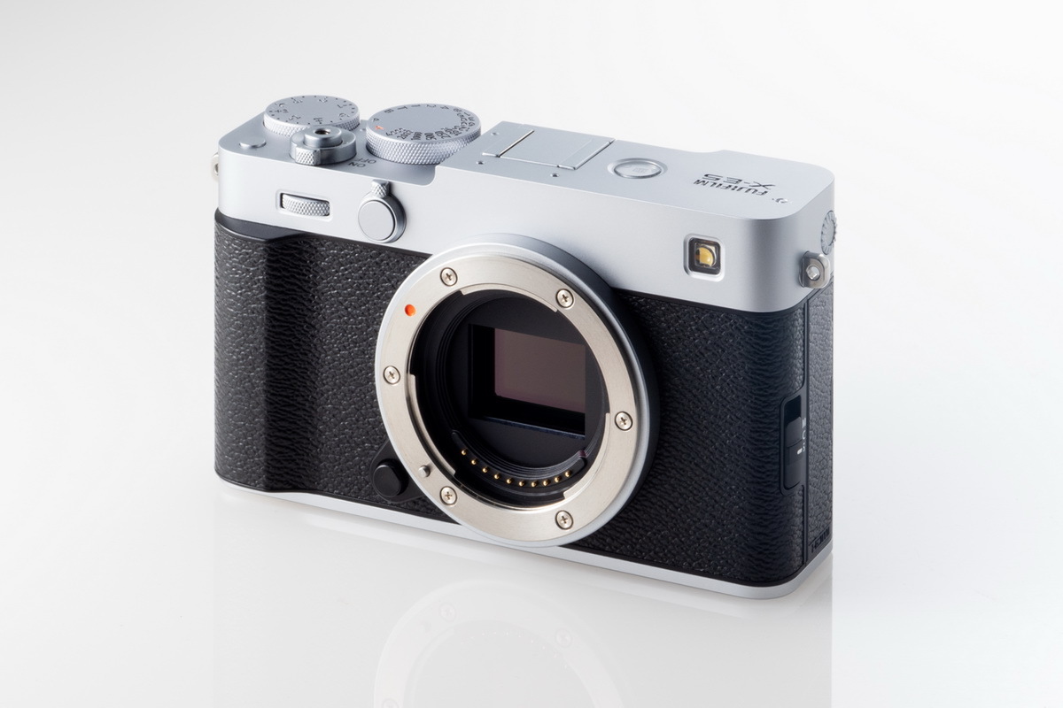 4020万画素に手ブレ補正搭載の超小型ミラーレスカメラ=富士フイルム「X-E5」実写レビュー - 週刊アスキー