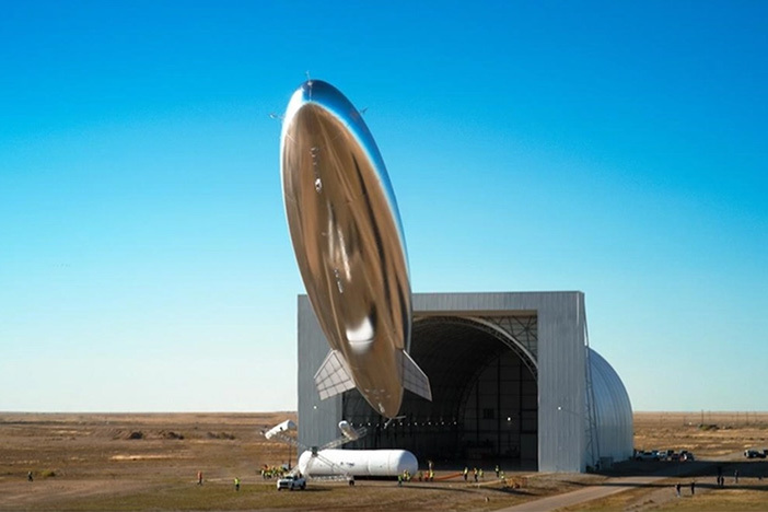 ASCII.jp：ソフトバンク、飛行船型の「空飛ぶ基地局」でスマホの圏外無しに!? 2026年にHAPS開始